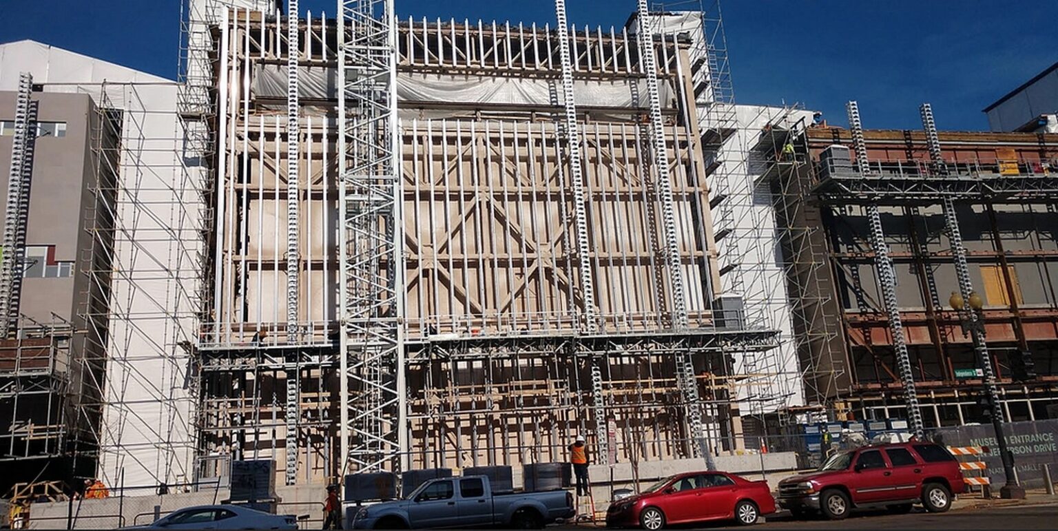 Revolutionizing Architecture with ECLAD Hand Set Curtain Walling Facade ...